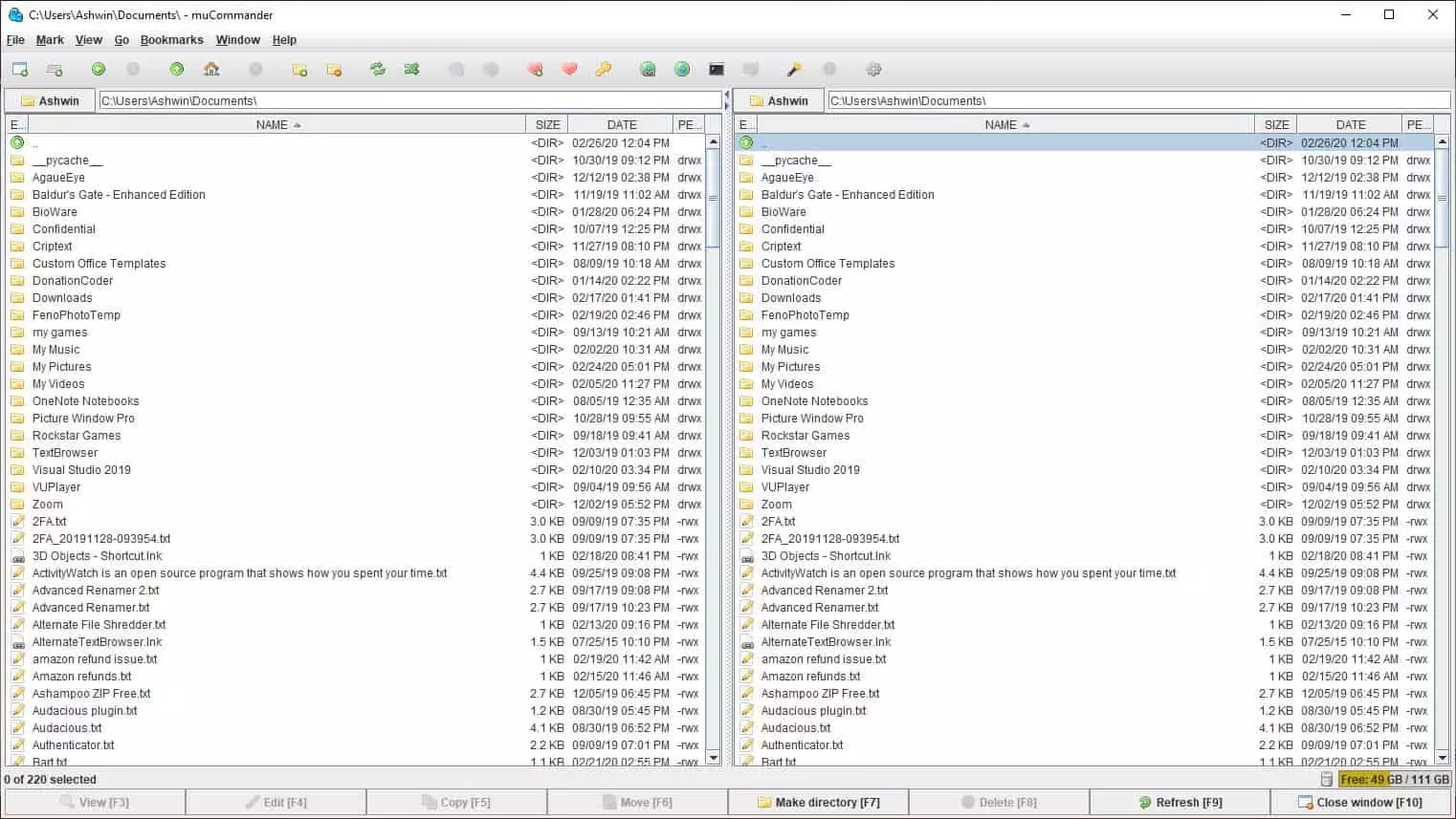 muCommander — кроссплатформенный файловый менеджер с открытым исходным кодом.