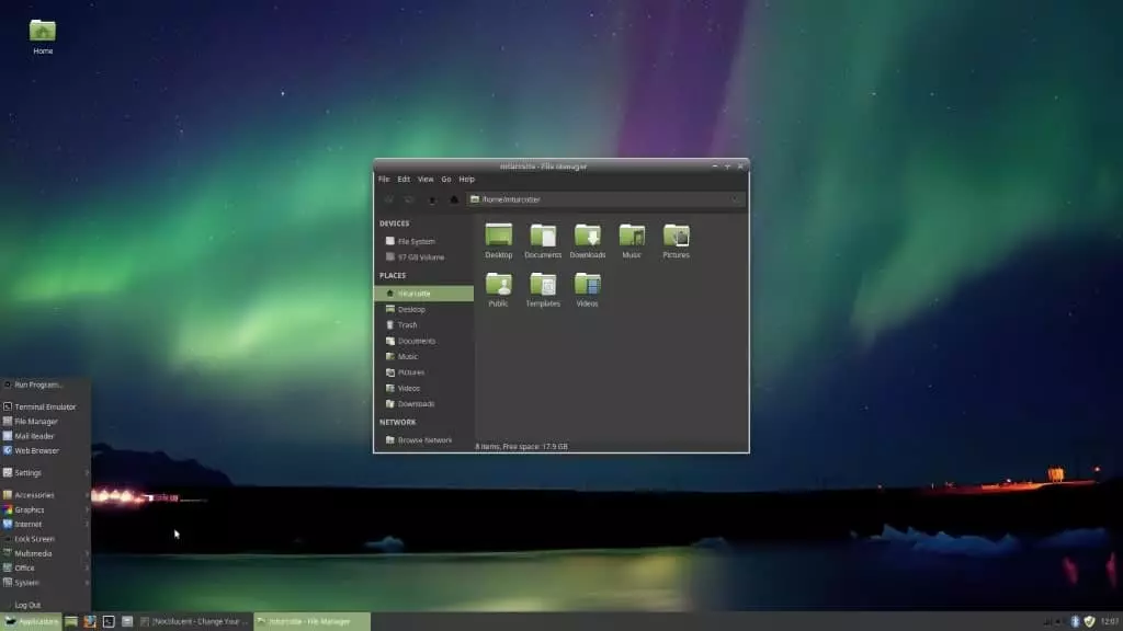 Επιτραπέζιος υπολογιστής XFCE με θέμα LinuxMint