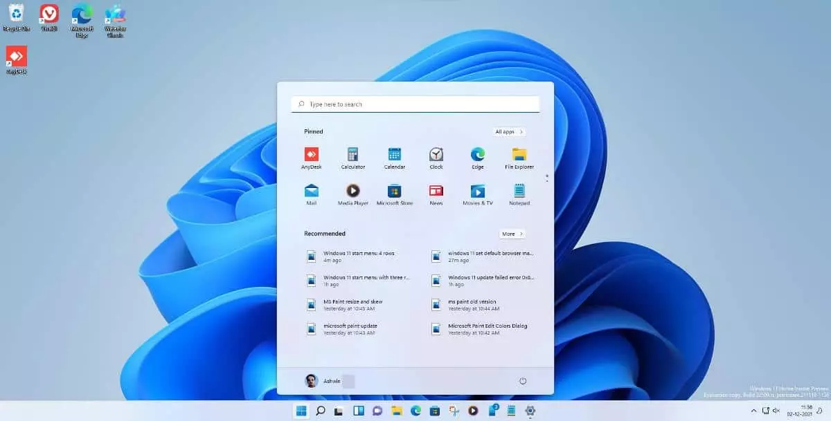 Windows 11 Startmenü mat 4 Reihen vun recommandéierten Ofkiirzungen