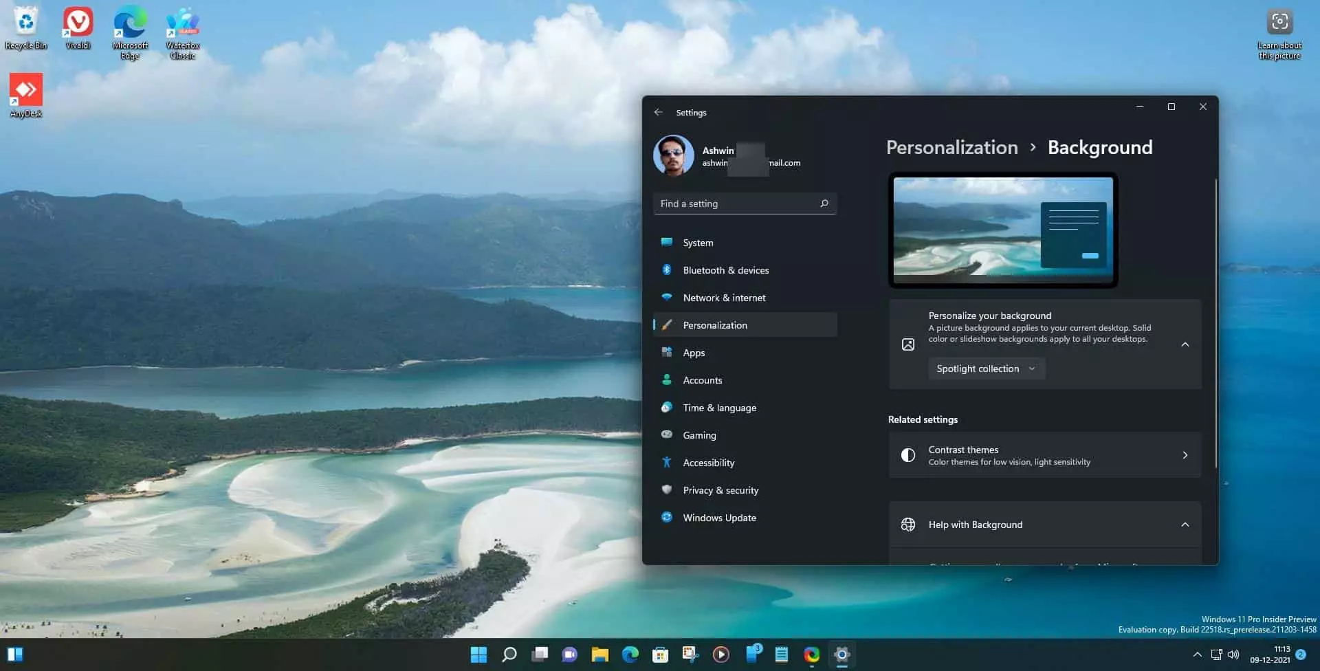 Windows 11 Insider Preview Build 22518 menghadirkan wallpaper Spotlight untuk desktop