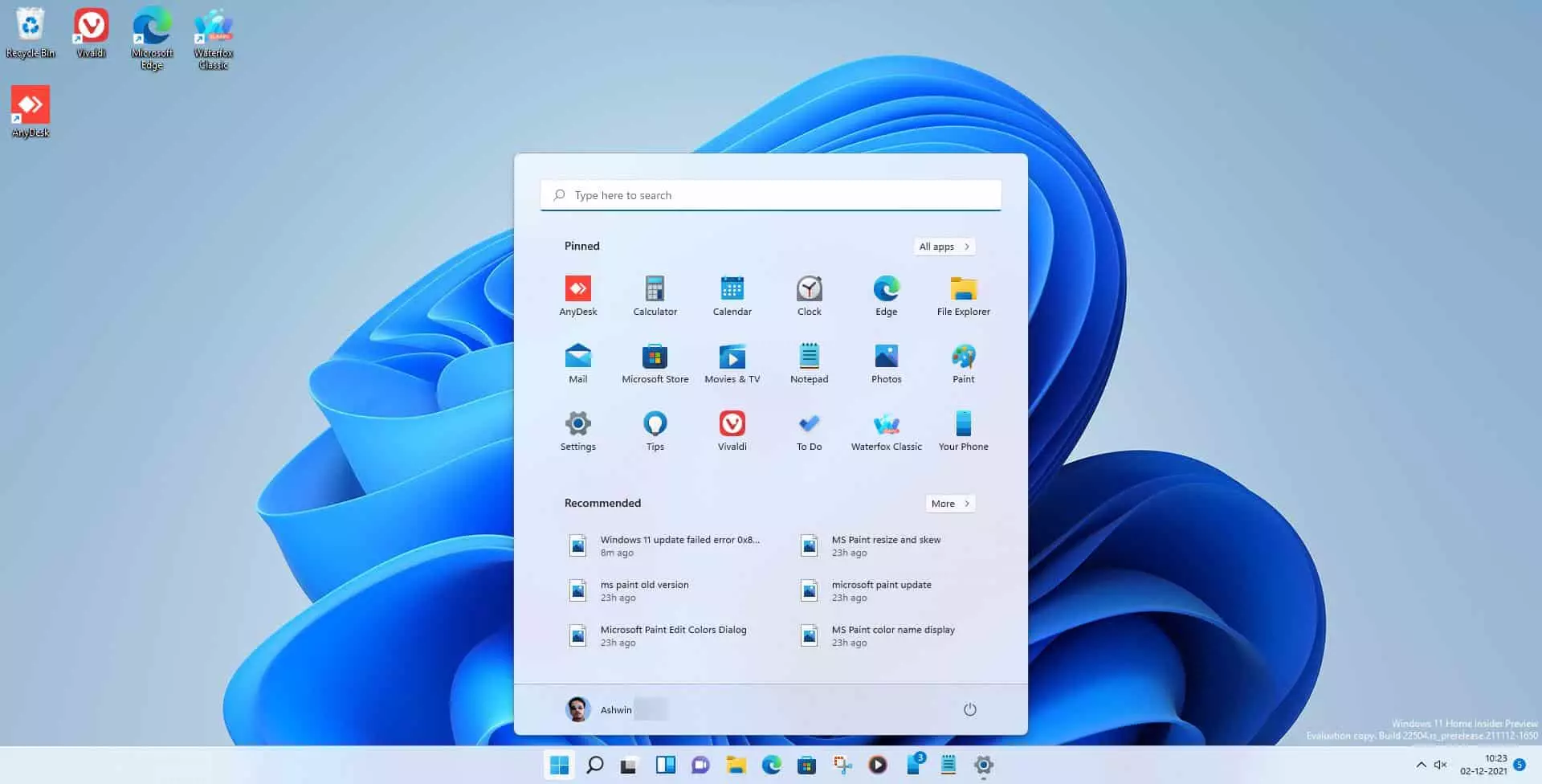 Menu wiwitan Windows 11 kanthi telung larik lambang sing disematake