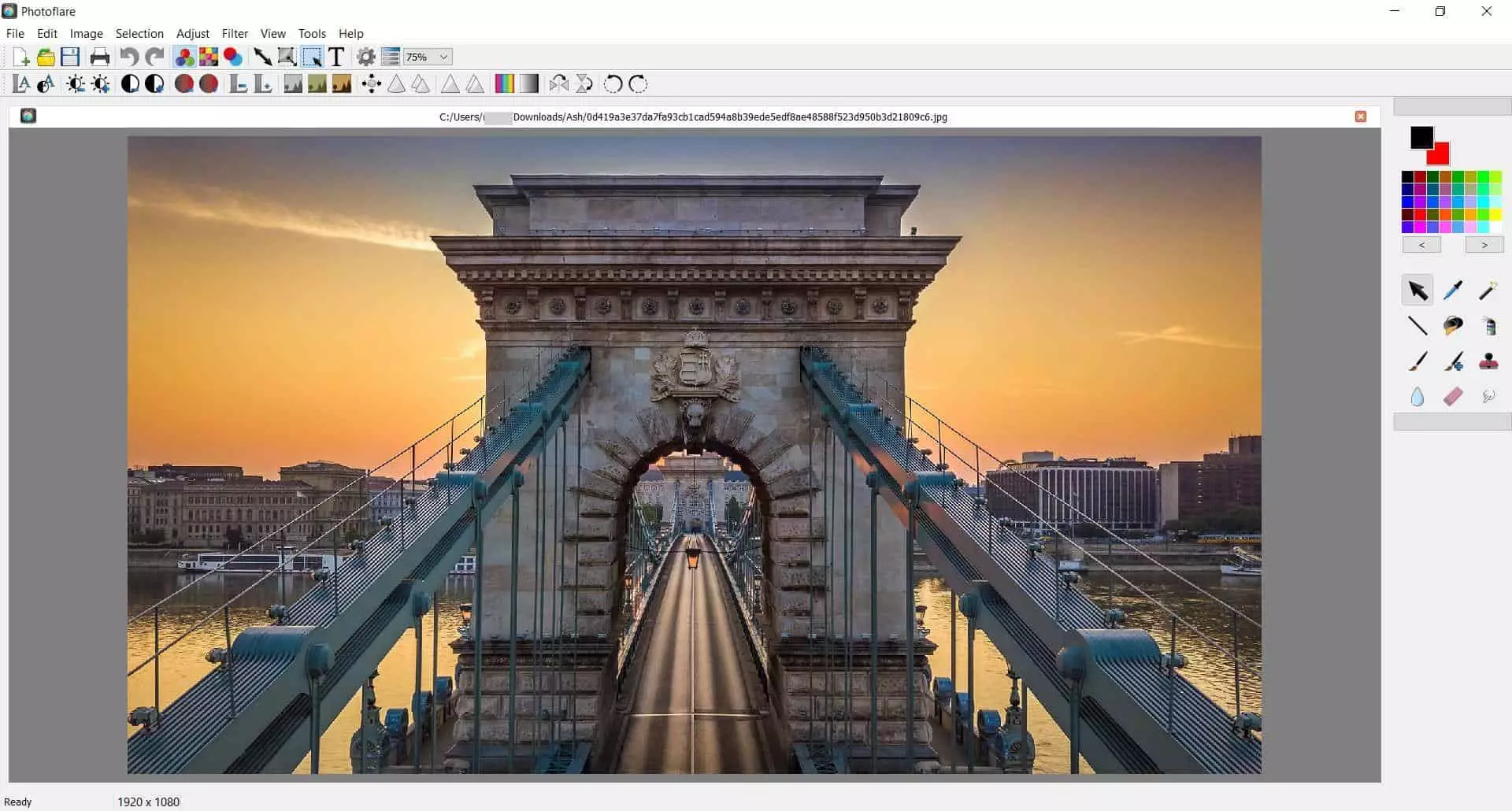 Photoflare é un editor de imaxes de código aberto e multiplataforma con efectos de filtro opcionais
