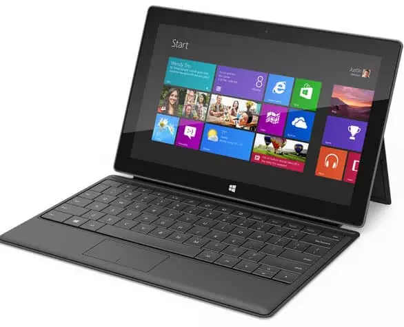 بلومبرج: باعت Microsoft 400 ألف جهاز Surface Pro