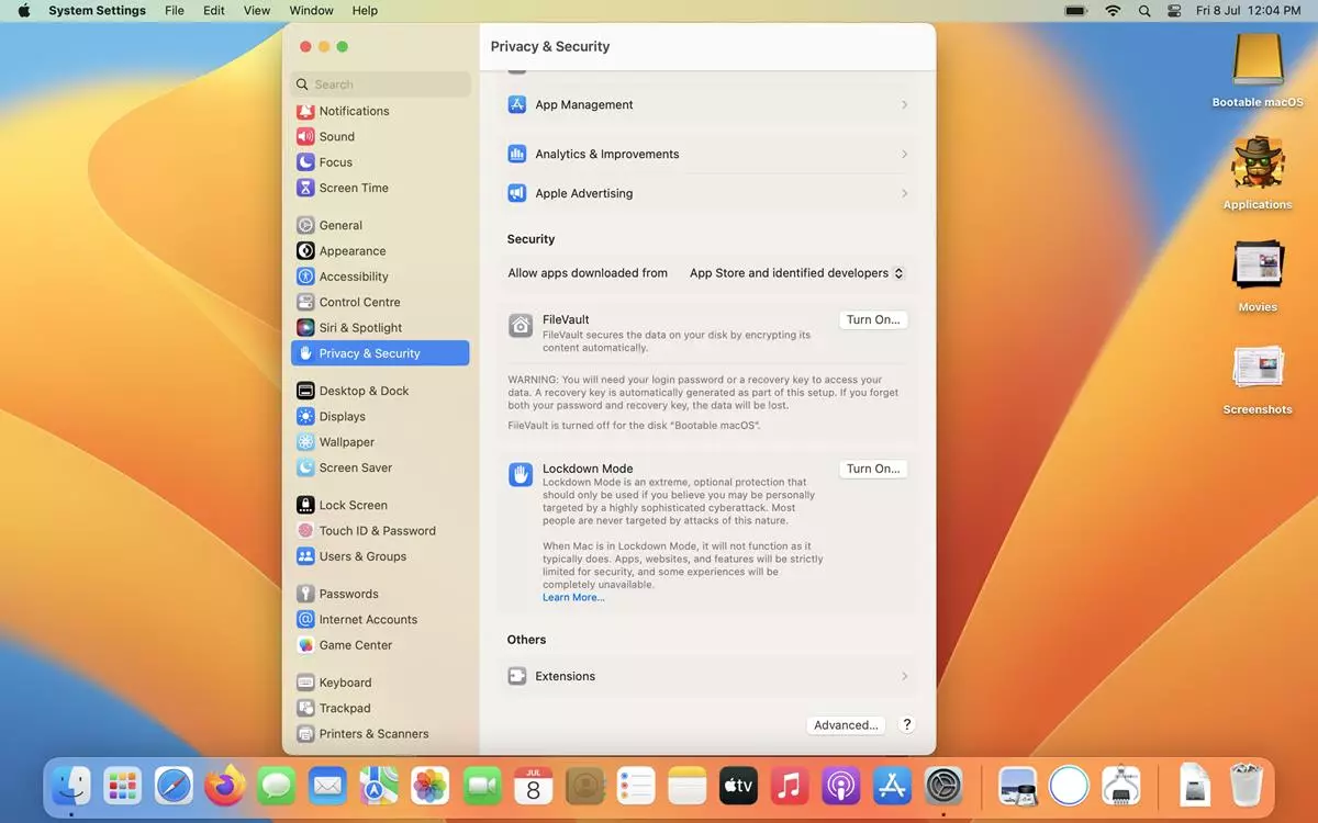 Apple bloķēšanas režīms operētājsistēmām iOS 16, iPadOS 16 un macOS Ventura 13 pasargās lietotājus no mērķtiecīgiem spiegprogrammatūras uzbrukumiem