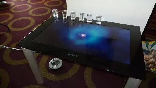 Samsung SUR40 Microsoft Surface テーブル - ハンズオン 3606_4