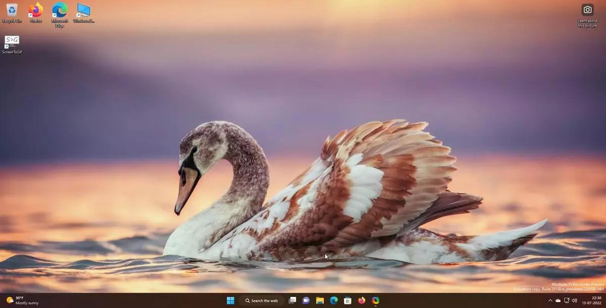 Windows 11 Insider Preview Build 25158 esittelee suuren Search the Web -pikakuvakkeen tehtäväpalkissa